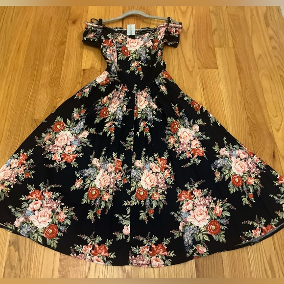 Chetta B | Dresses | Vintage Chetta B Over Shoulder Floral Midi Dress ...